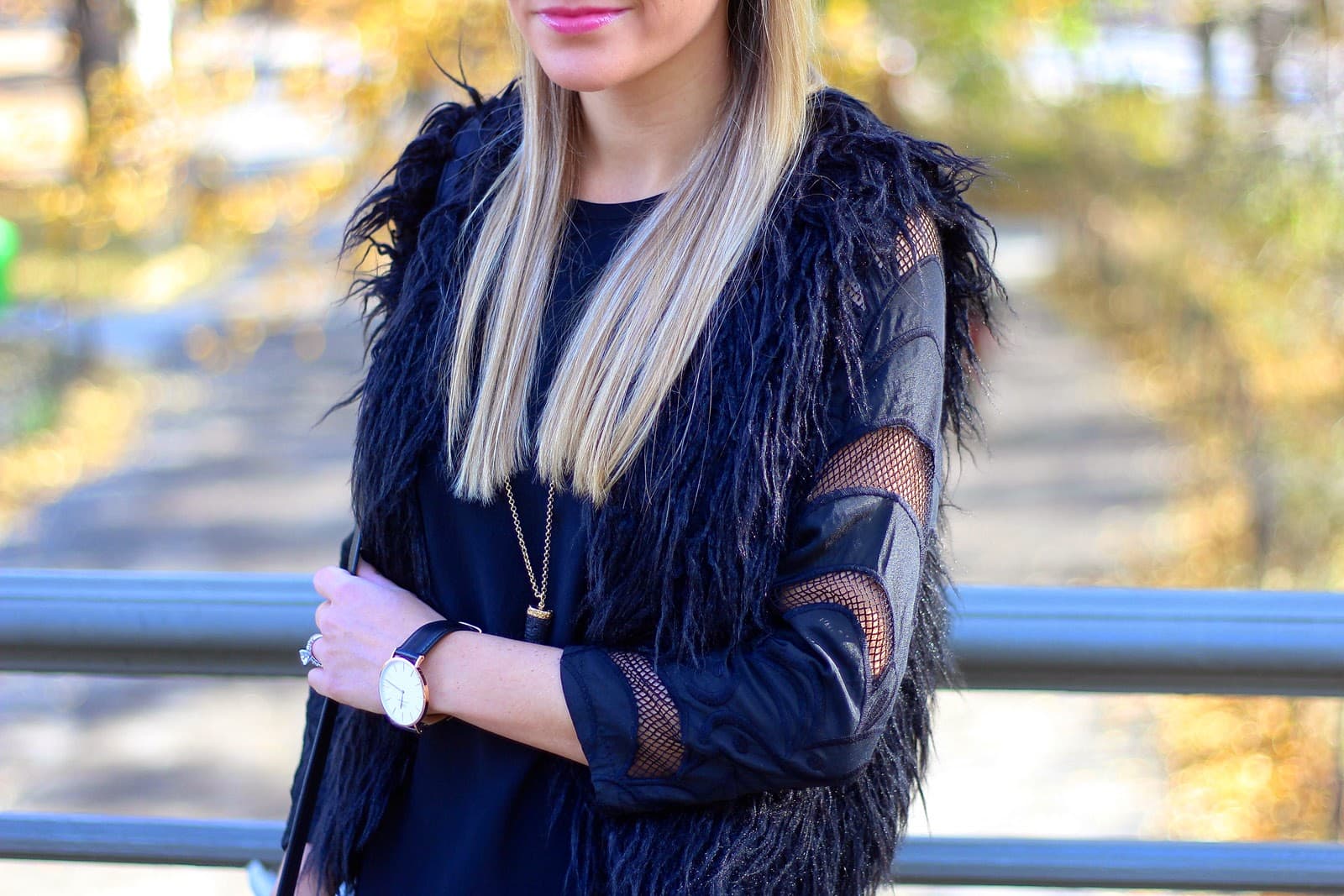 MOMENTS OF CHIC - BLACK ON BLACK - Styled Snapshots