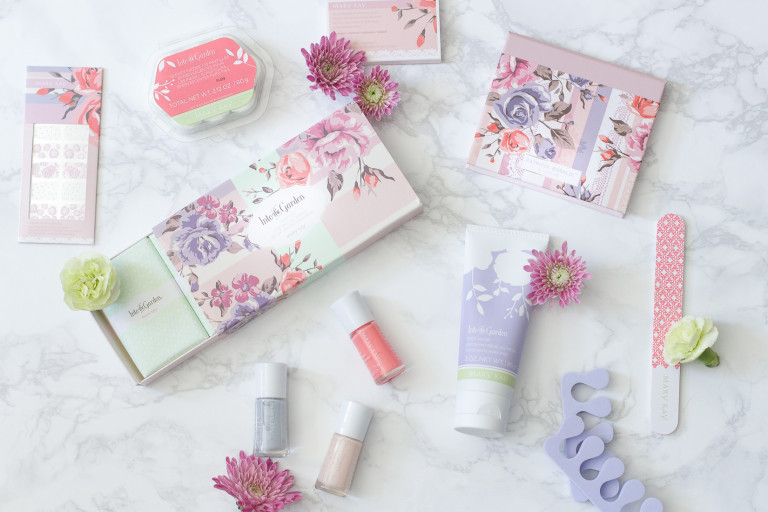 TABLE TALK TUESDAY - Styled Snapshots