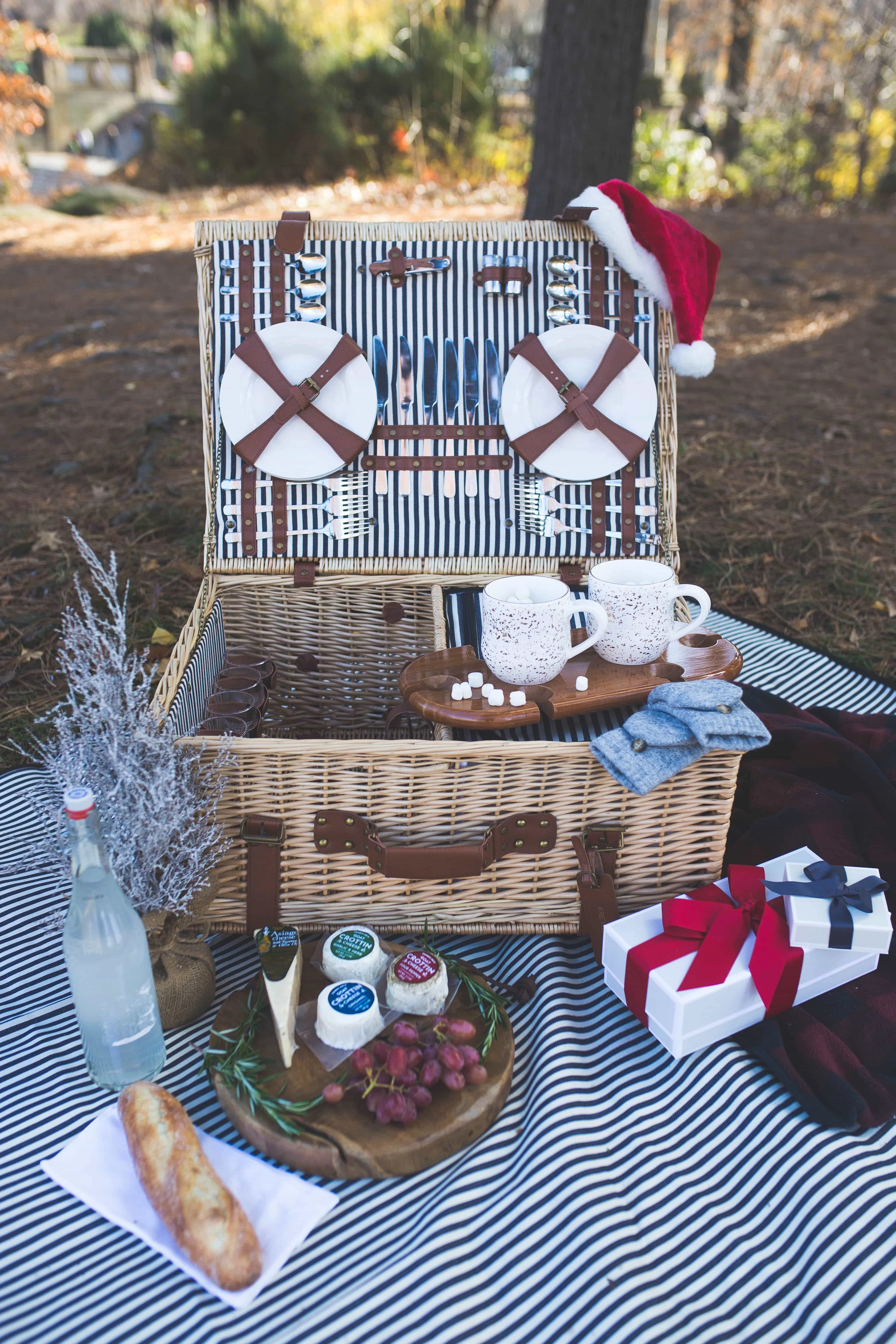 GIFT GUIDE: MONOGRAMMED GIFTS - Styled Snapshots