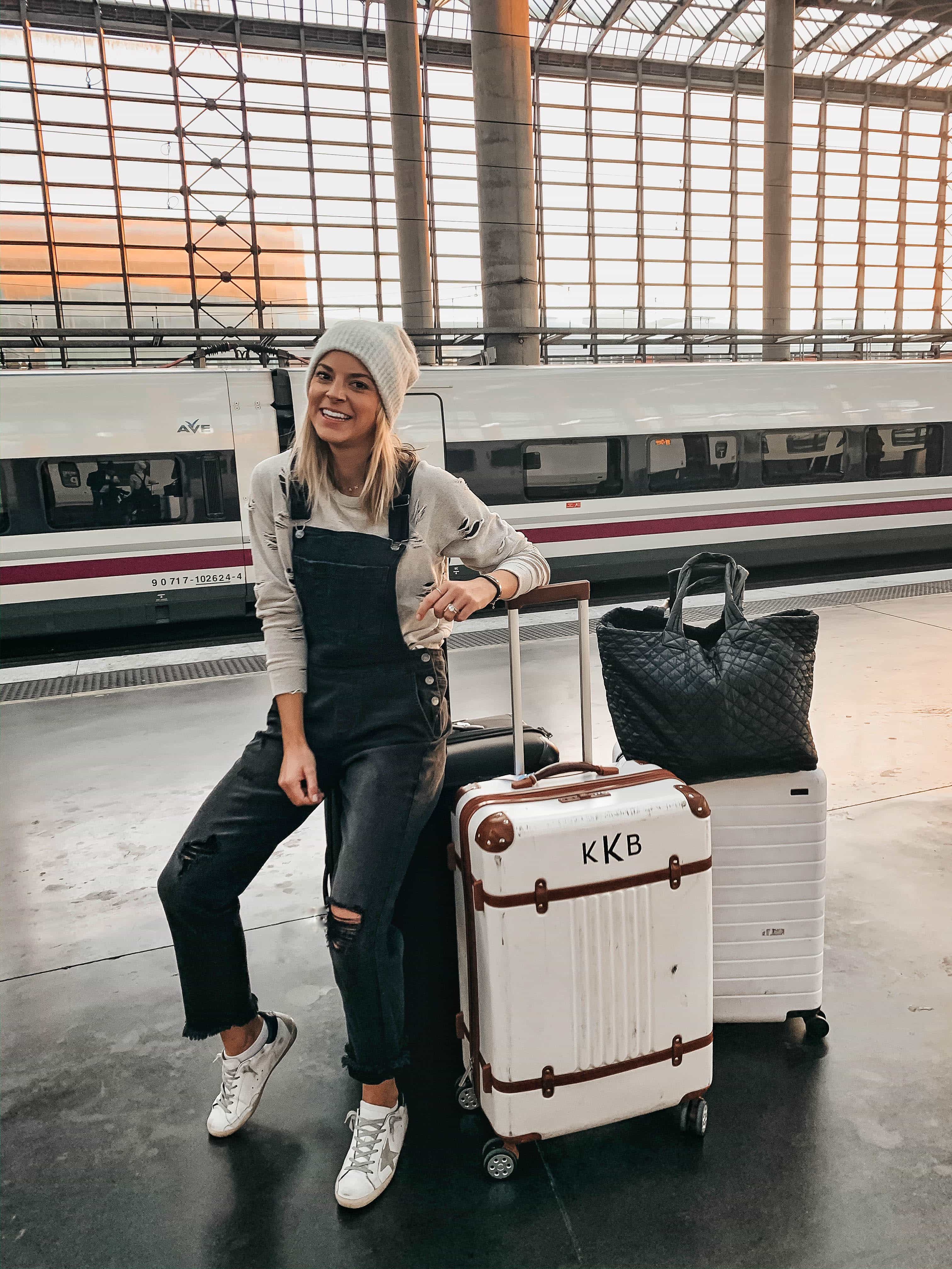 Effortless Travel Style - Styled Snapshots